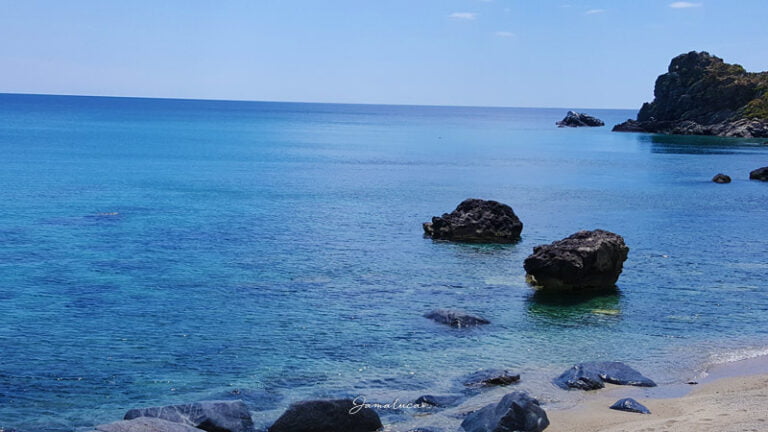 Caminia di Stalettì: tra le spiagge più belle della Costa degli Aranci